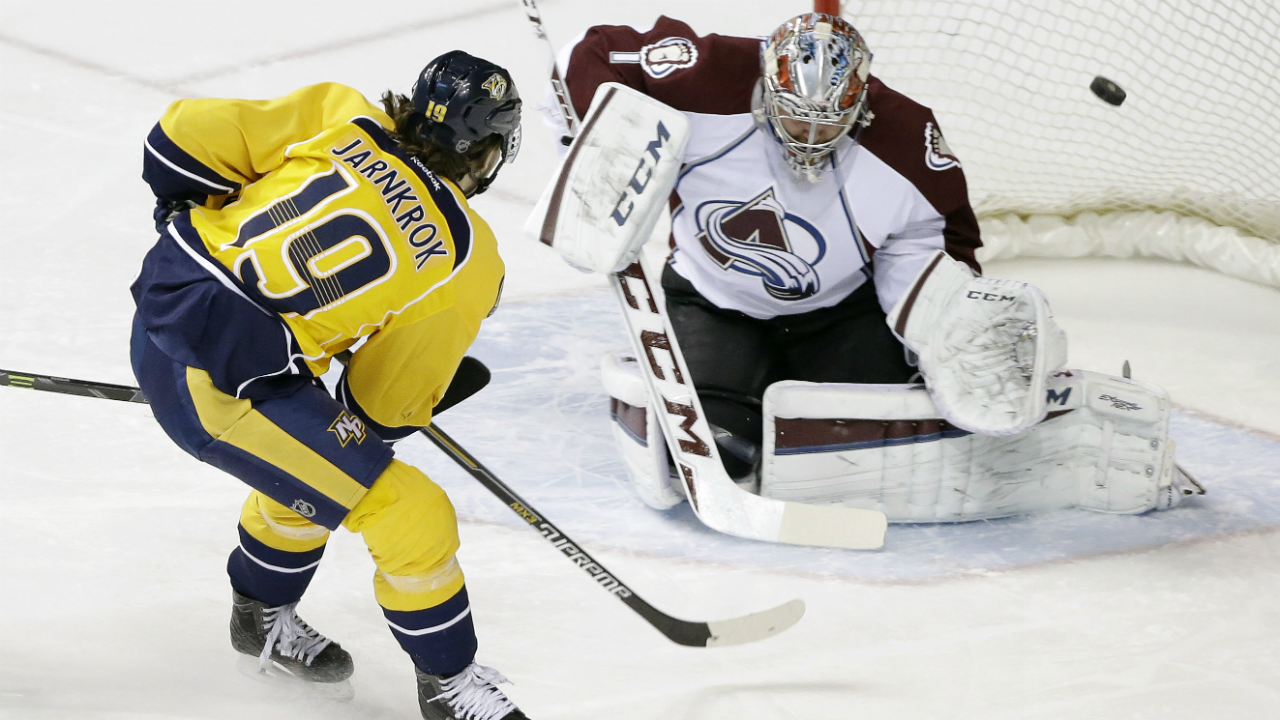 Predators dominate Avalanche for easy victory