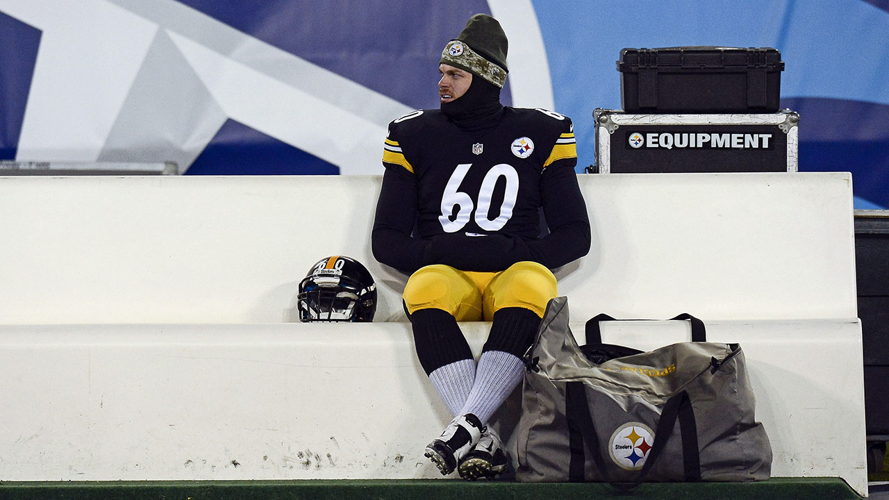 Steelers bring back long snapper Warren