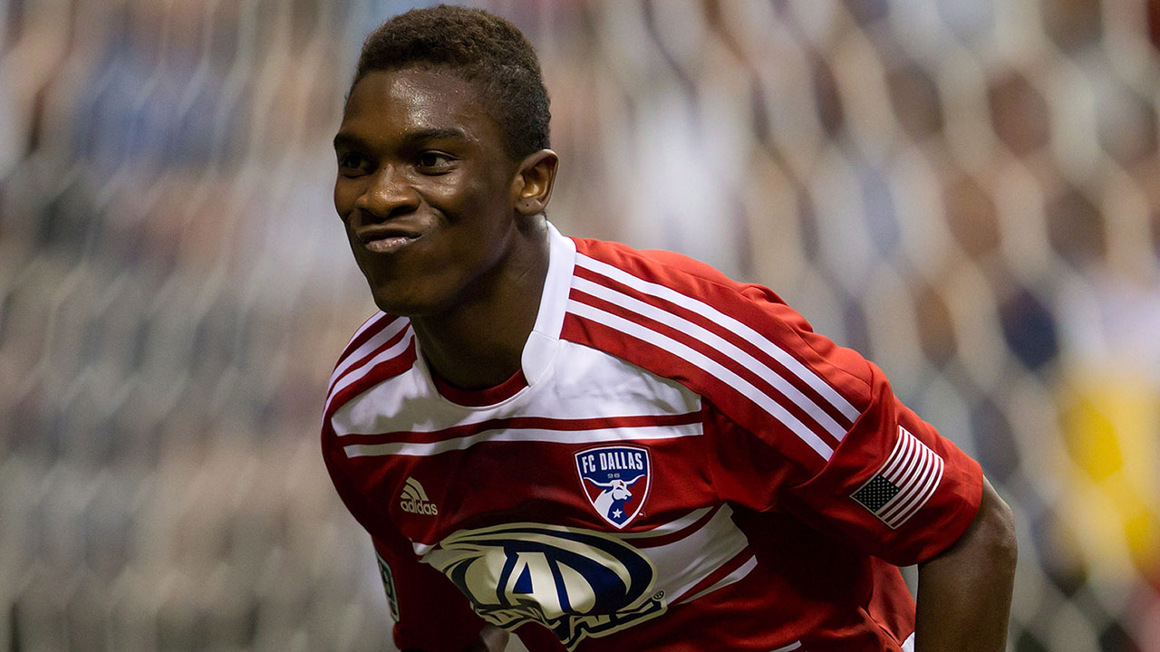 FC Dallas signs Colombian Castillo to new deal