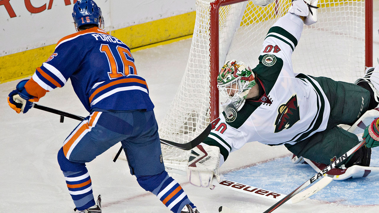 Dubnyk gets 6th shutout in Wild win over Oilers