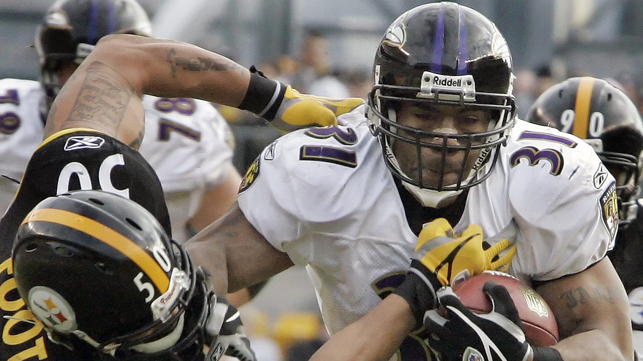 Former Ravens back Lewis sells Super Bowl ring