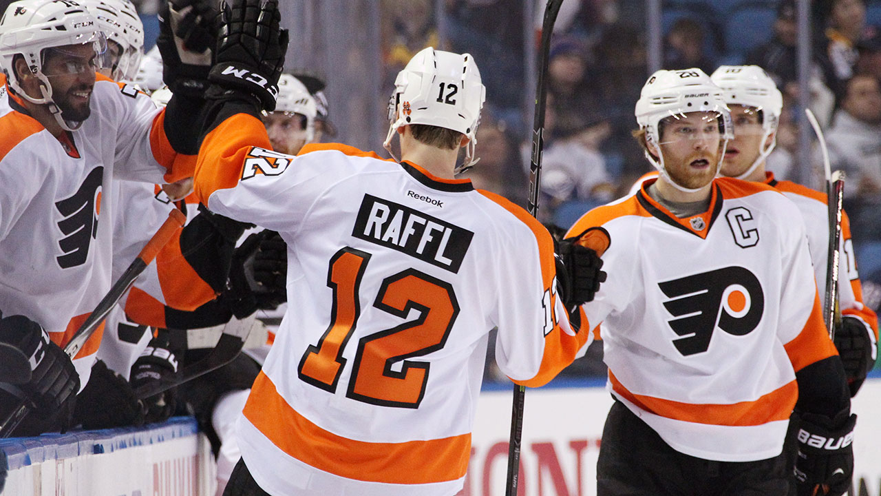 Michael Raffl scores pair in crucial Flyers win over Wings