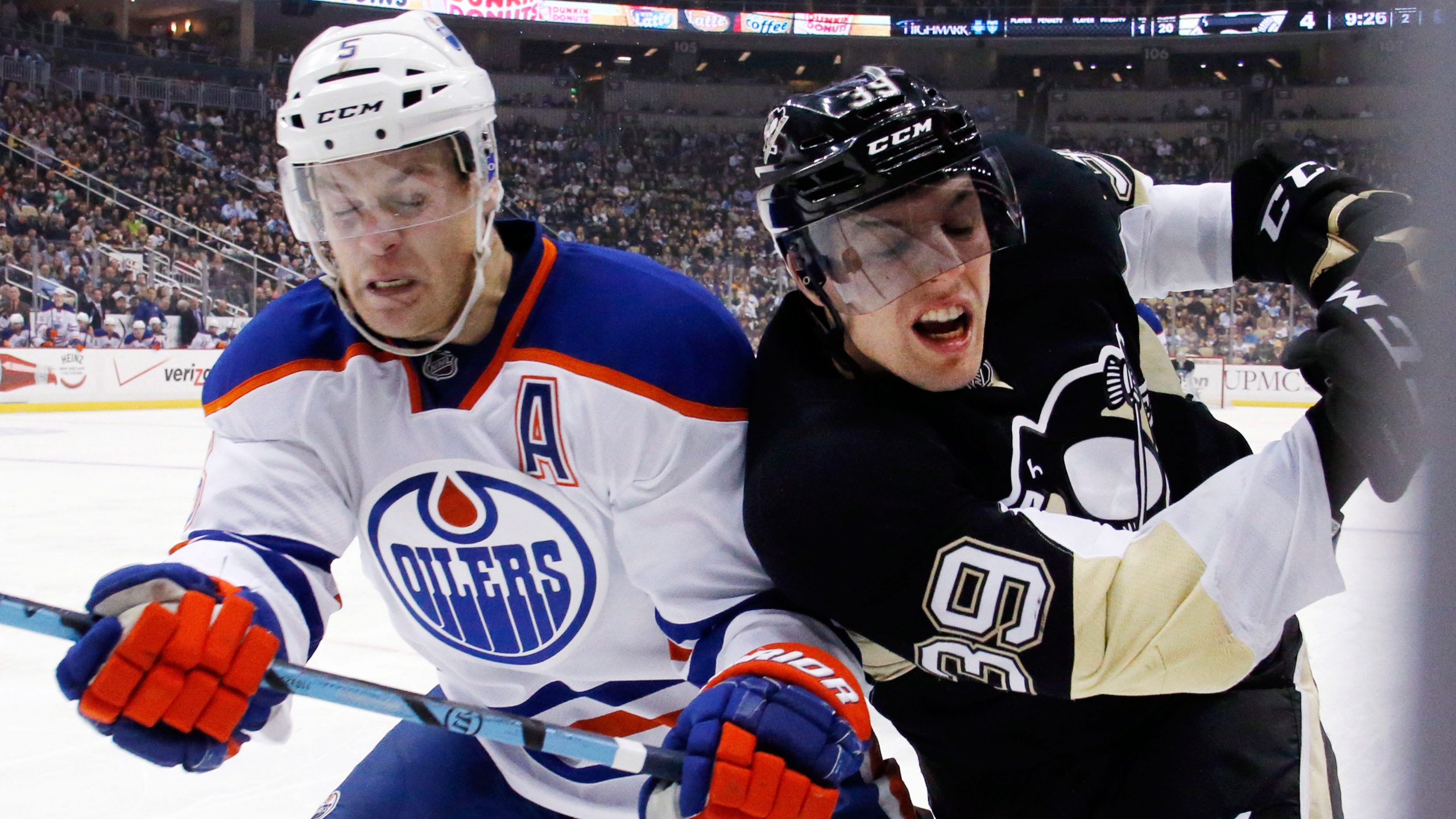 Oilers’ Mark Fayne leaves with shoulder injury