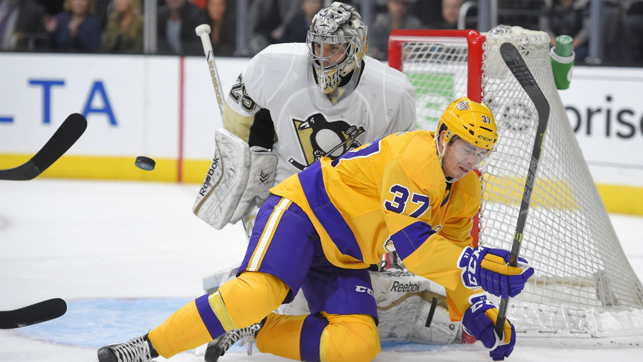 Fleury earns shutout, Penguins top Kings in OT