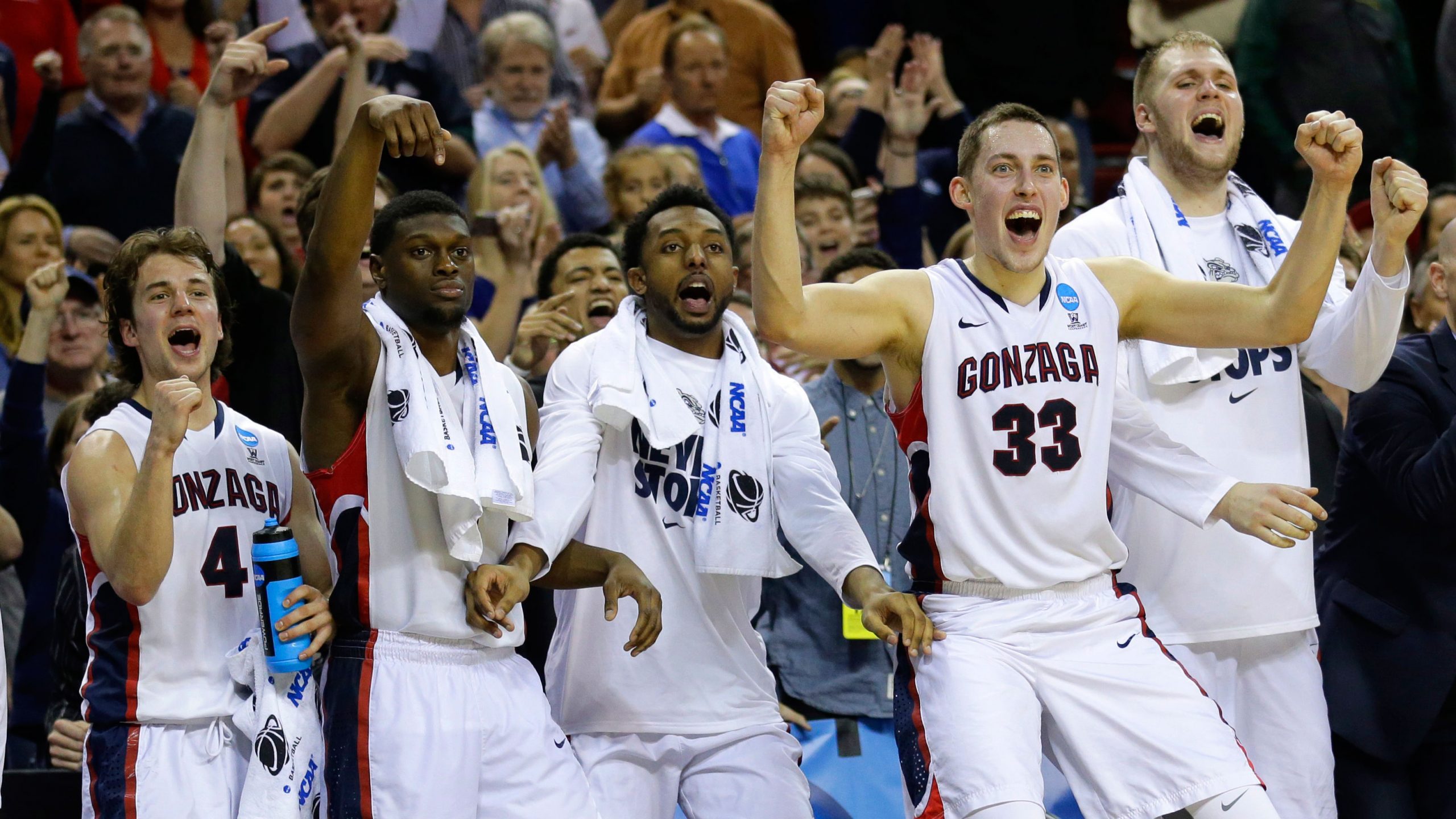 Gonzaga scores decisive win vs Iowa to advance