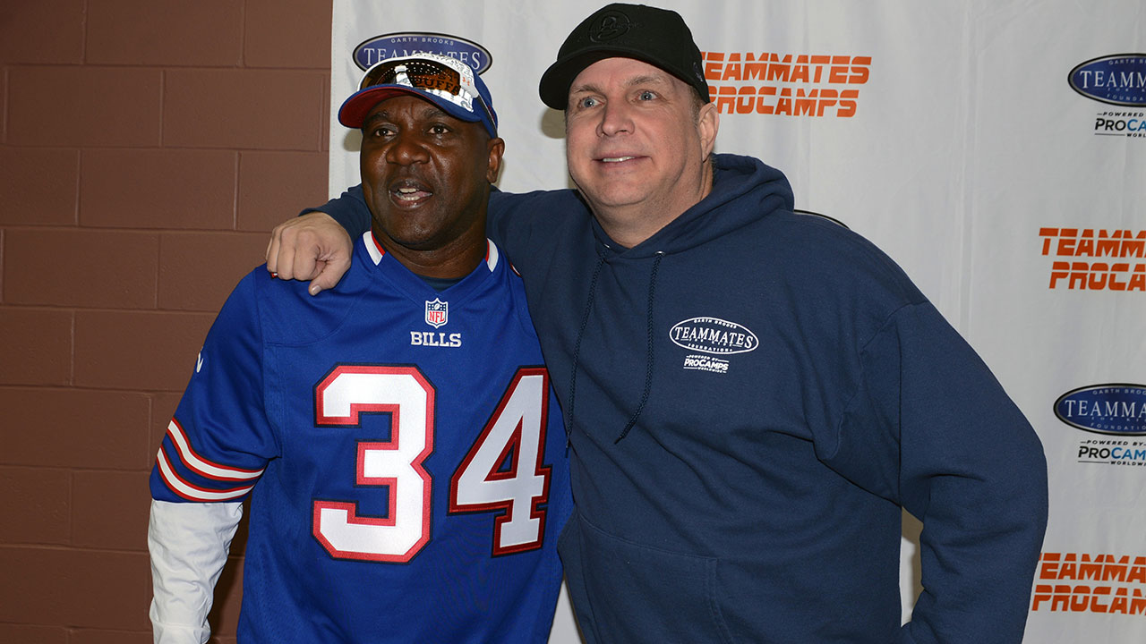 Famous Bills attend Garth Brooks football camp
