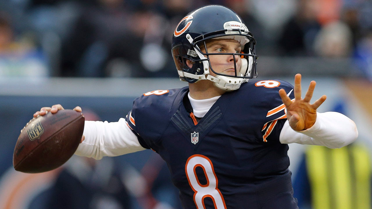 Bears agree to one-year extension with QB Clausen