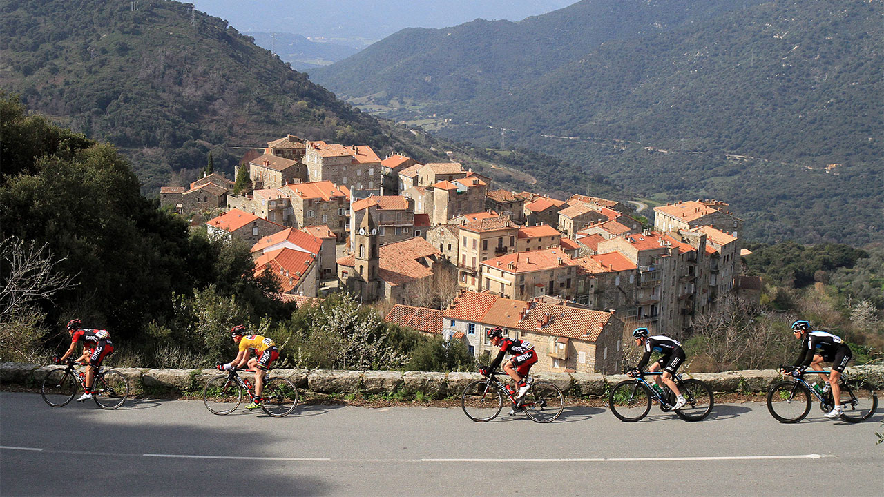 King retains lead at Criterium International