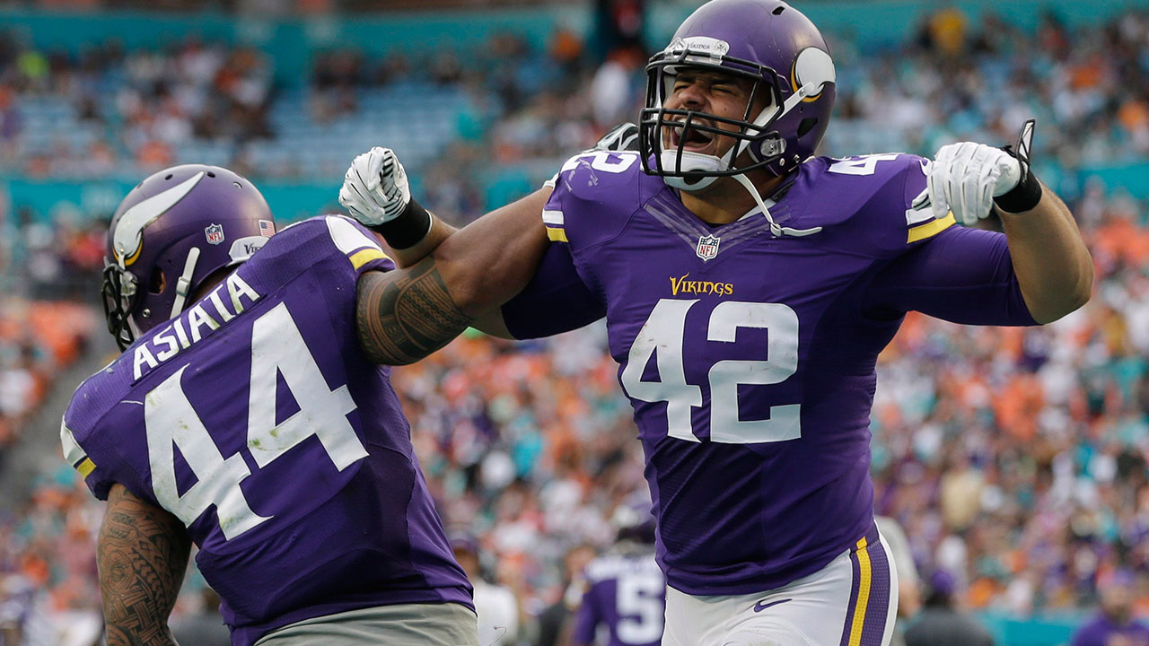 Bills sign former Pro Bowler Felton for 4 years