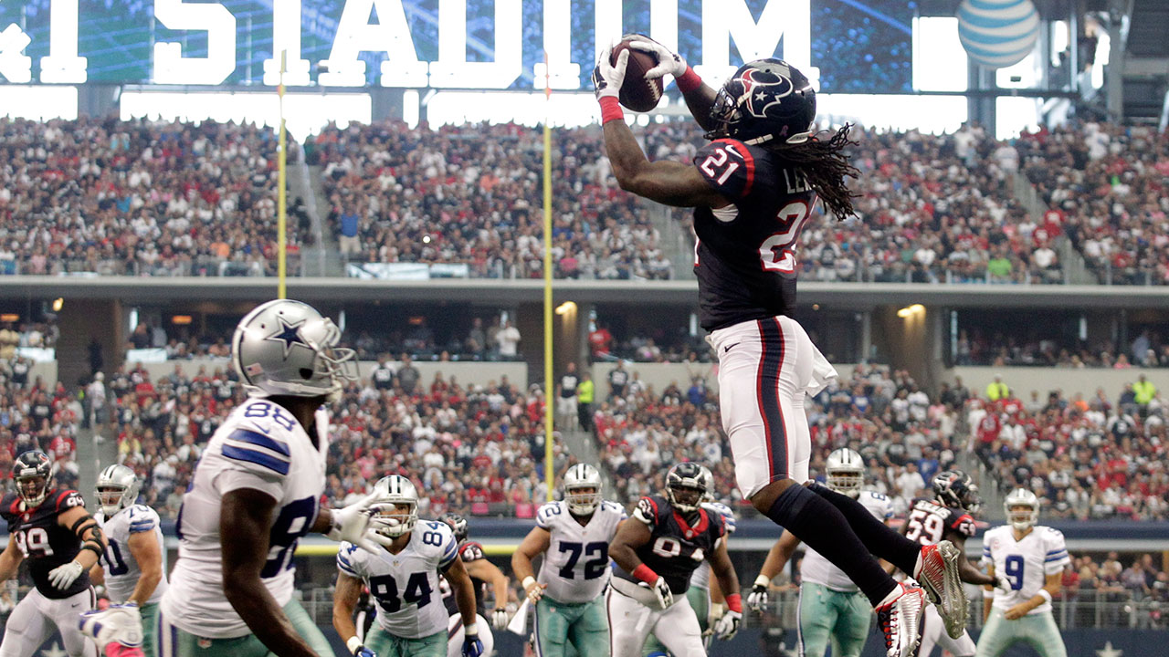 Ravens sign former Texan Lewis to three-year deal