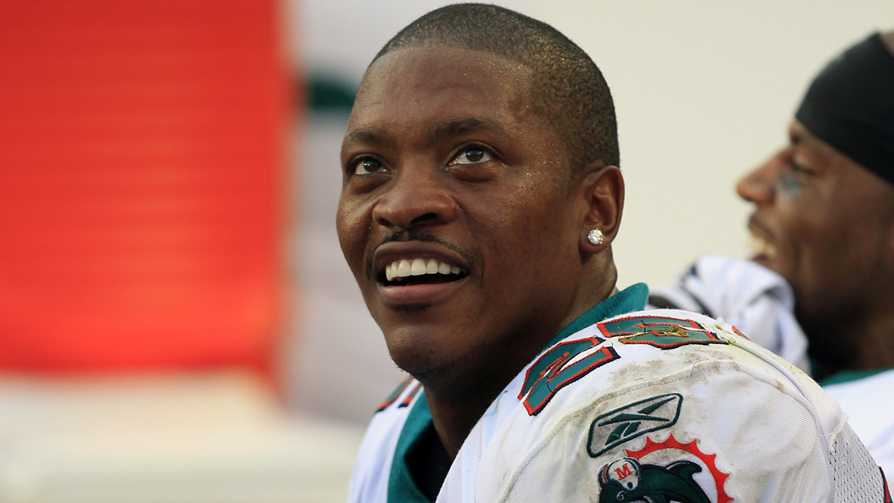 Ex-NFLer Allen accused of running Ponzi scheme