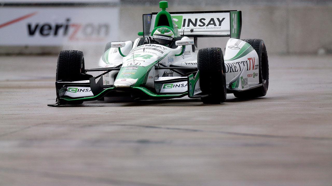 Munoz wins rain-shortened Indy race in Detroit