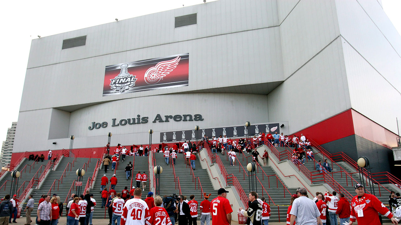All NHL arenas will have walk-through metal detectors