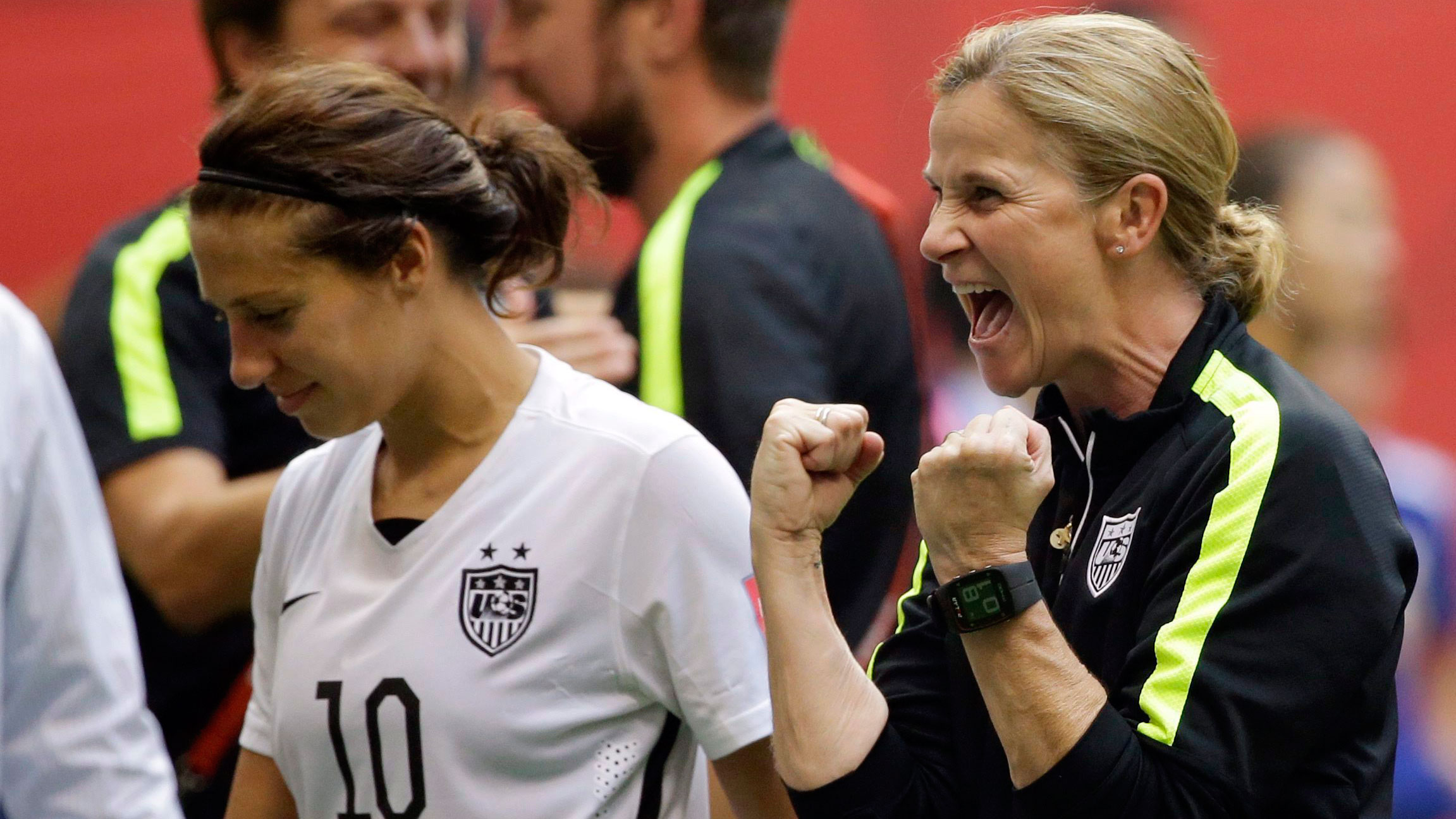 U.S. women’s coach Ellis gets contract extension