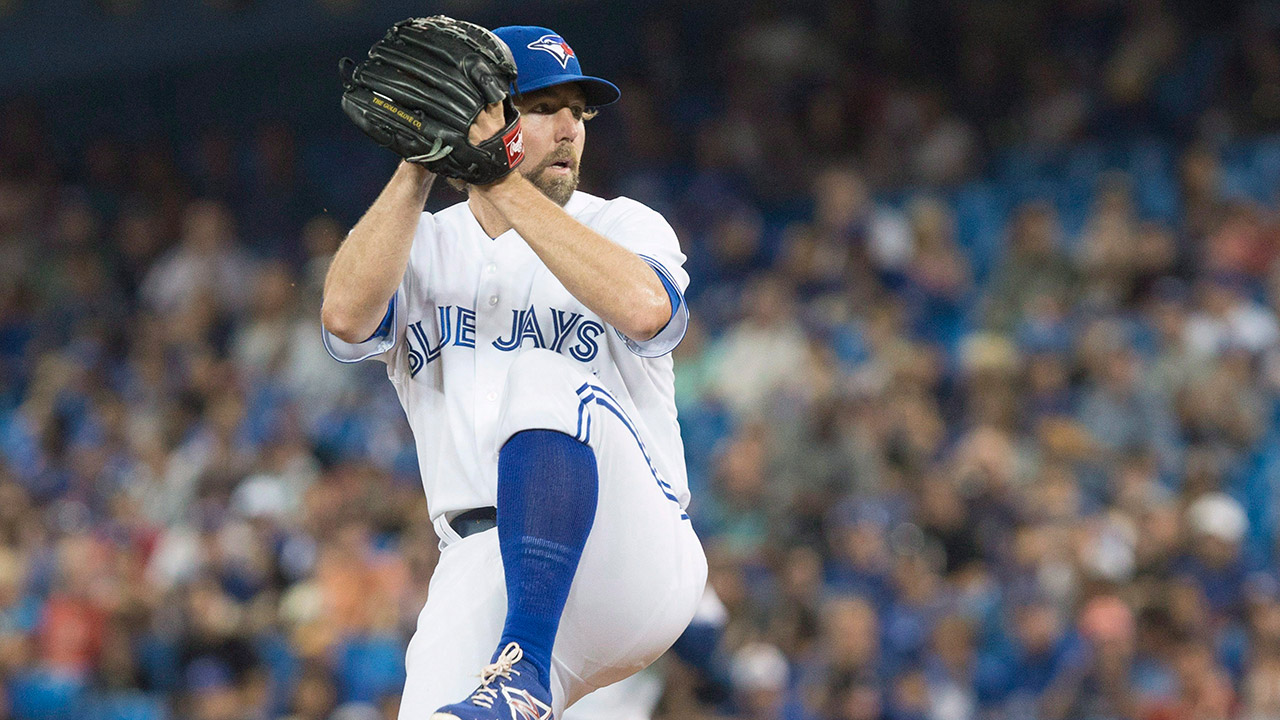 Now a 100-game winner, Dickey takes pride in dependability