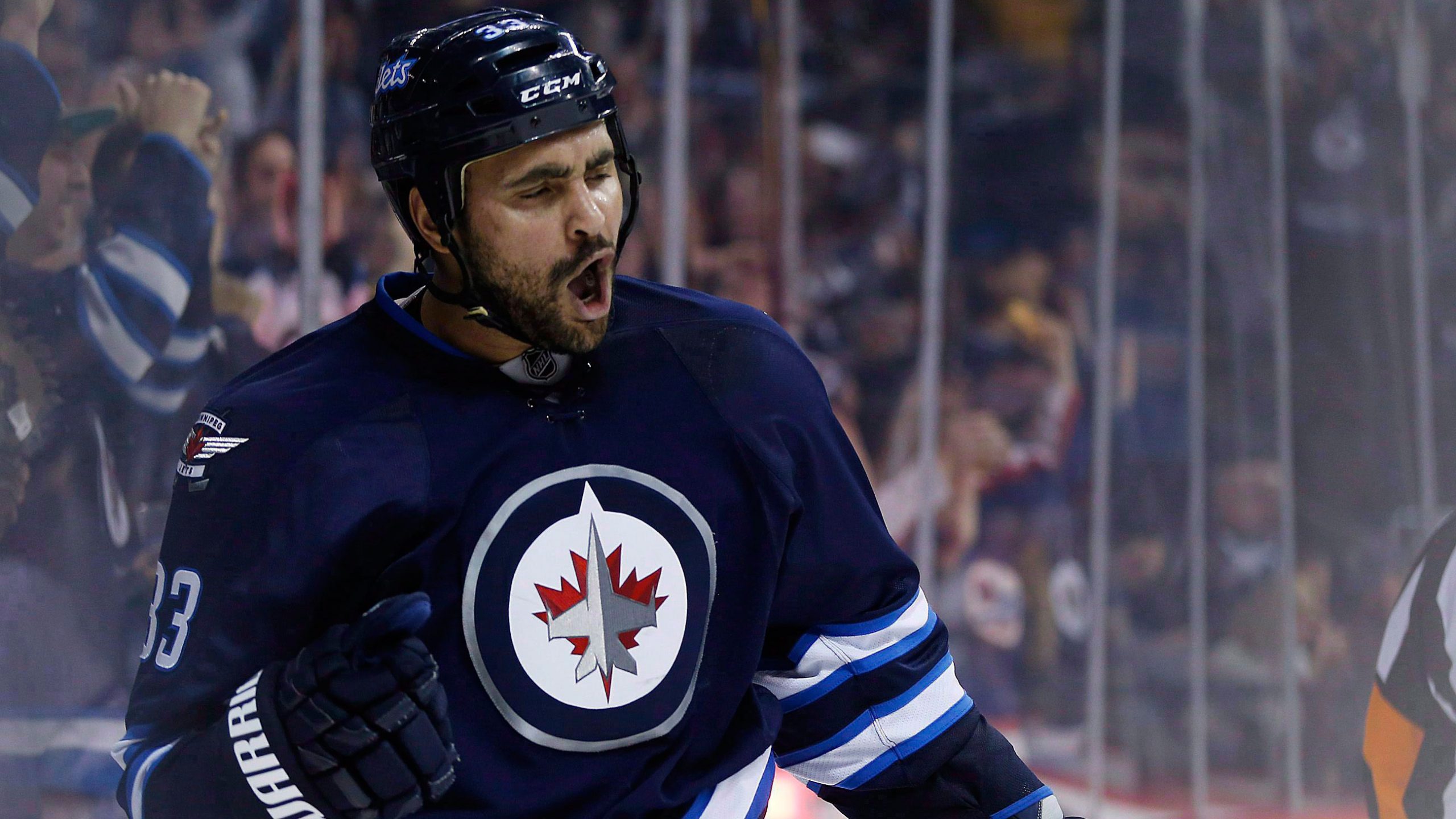 Jets sign Dustin Byfuglien to five-year contract extension