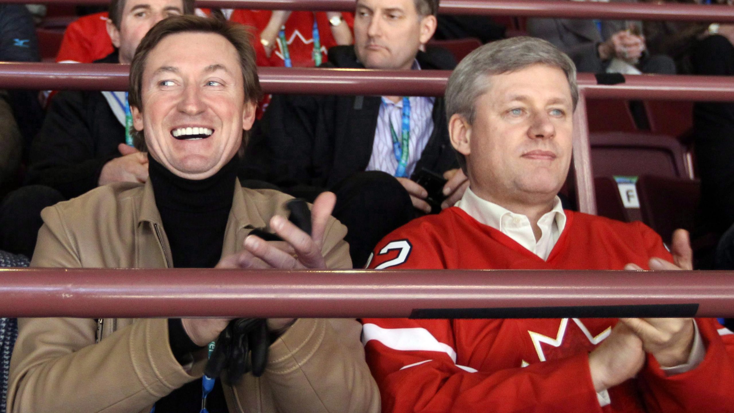 Wayne Gretzky calls Harper campaign appearance ‘a favour’