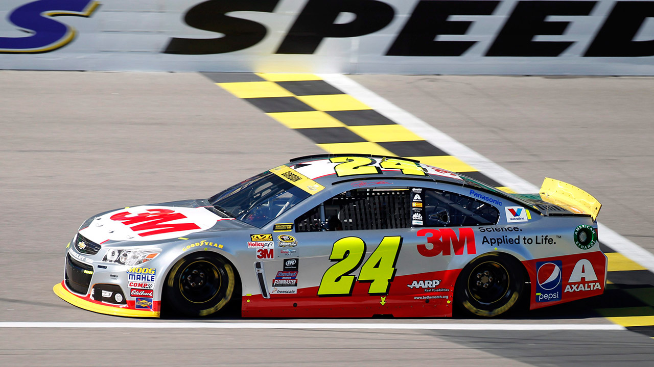 Gordon grabs pole for final race at Talladega