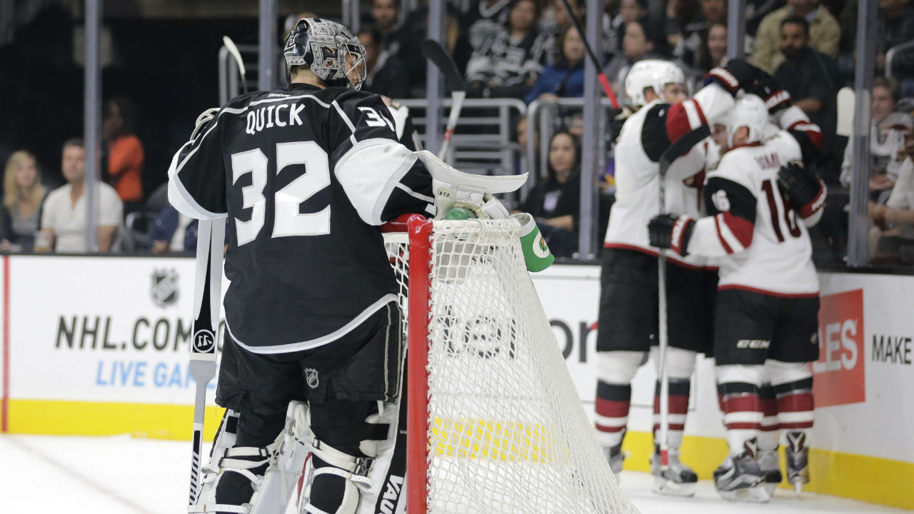 Coyotes surprise Kings with 4 goals in win