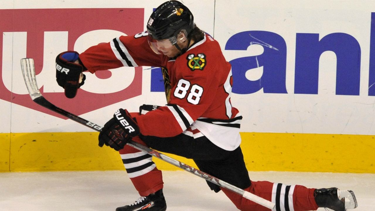 Patrick Kane ties Sidney Crosby for longest streak by active player