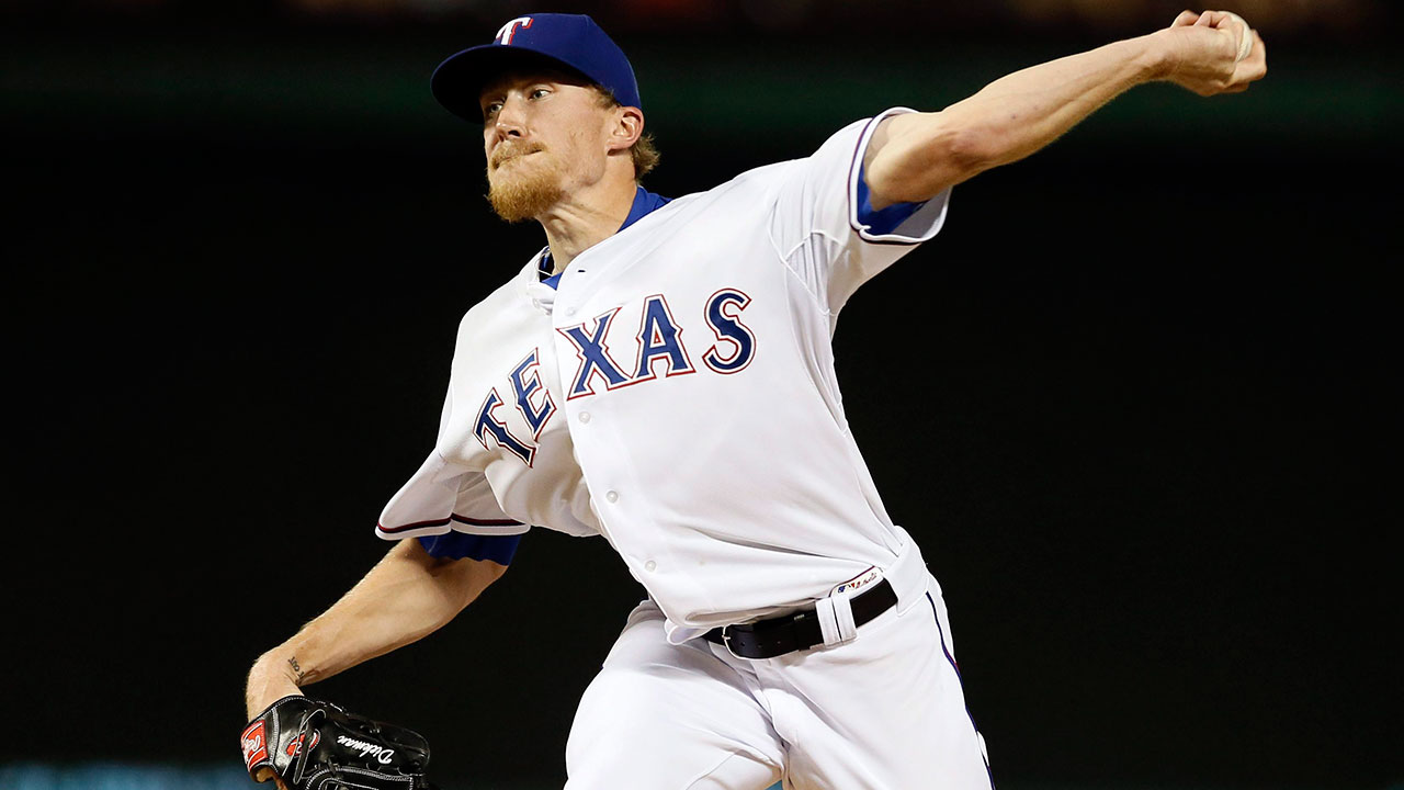 Rangers reach deal with LHP Diekman, sign RHP Steve Johnson