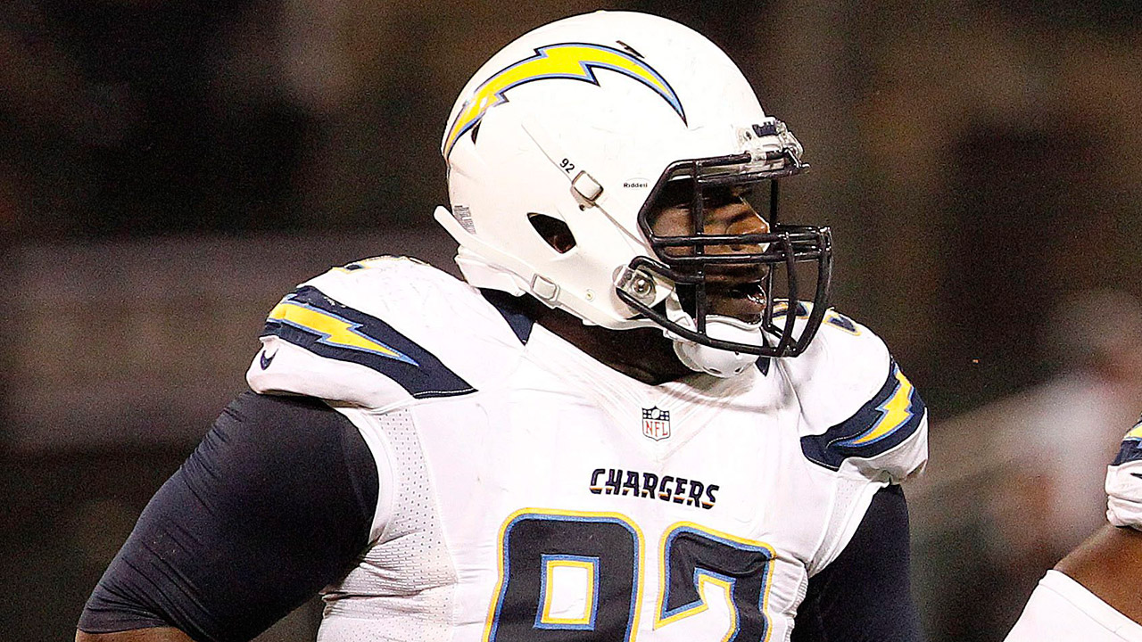 Alouettes sign ex-NFL player Vaughn Martin