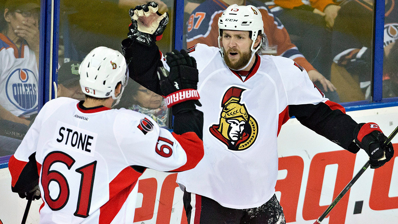 Senators’ Zack Smith leaves game with upper-body injury