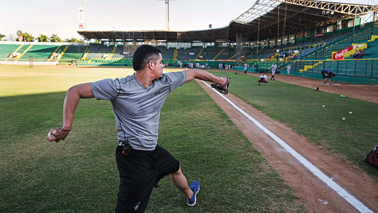 Roberto Osuna: From Sinaloa to The Show