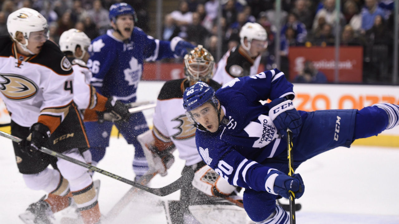 Maple Leafs sign defenceman Frank Corrado to 1-year contract
