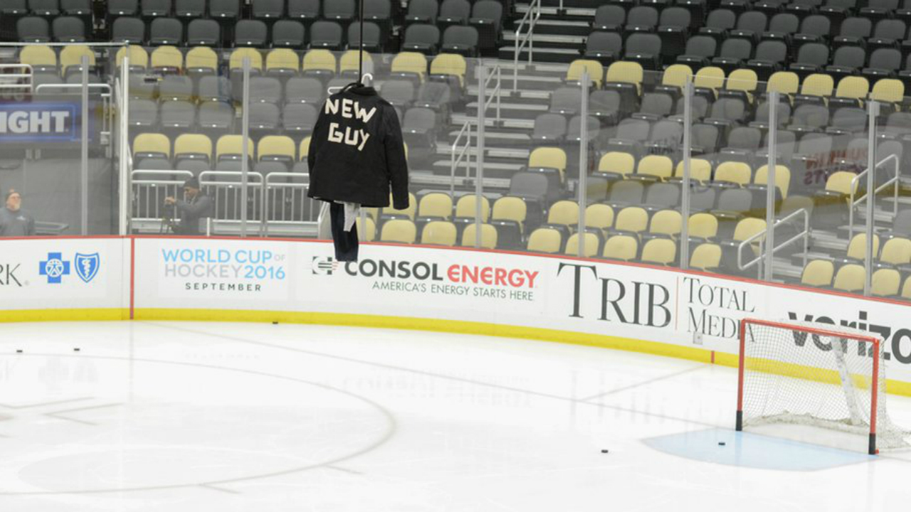 Justin Schultz gets pranked at first full practice with Penguins