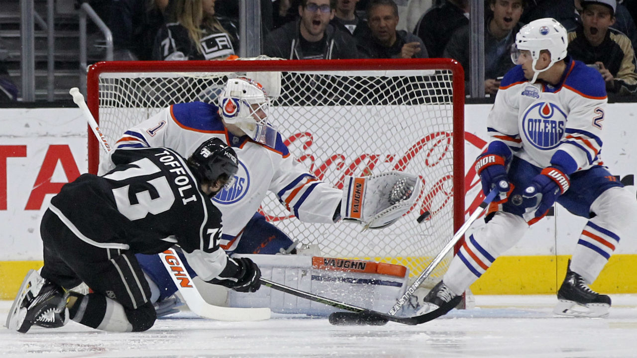 Tyler Toffoli scores four points; Kings run over Oilers