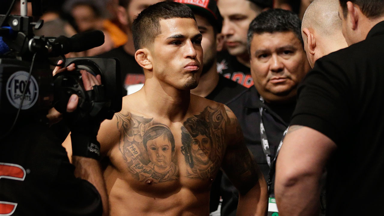 Three cars set on fire at Pettis’ home in Milwaukee