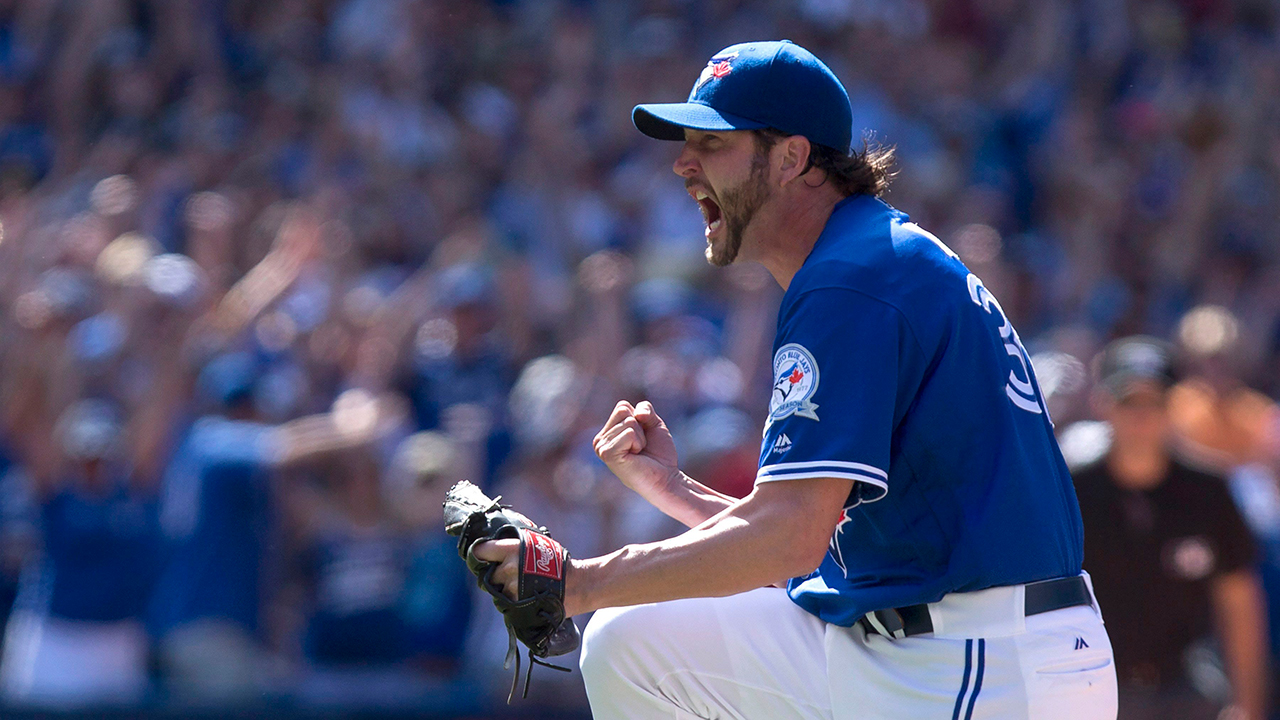 Blue Jays pick up Jason Grilli’s $3M option for 2017