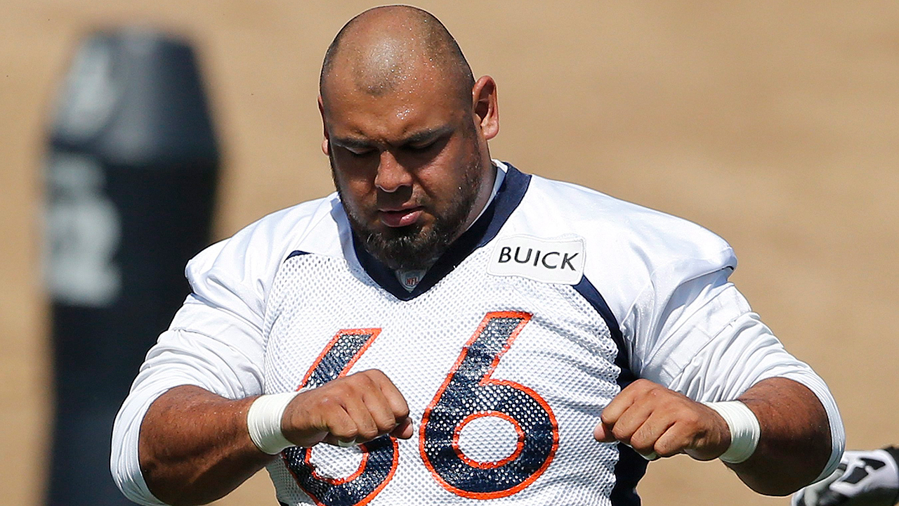 Bears’ OL Manny Ramirez announces retirement