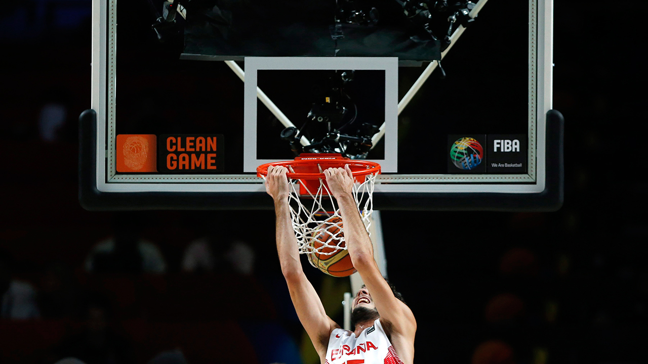 Thunder sign Spanish guard Abrines to multiyear deal