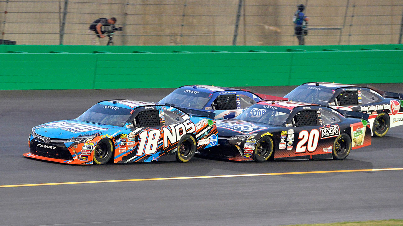 Kyle Busch drives to dominant win in Richmond