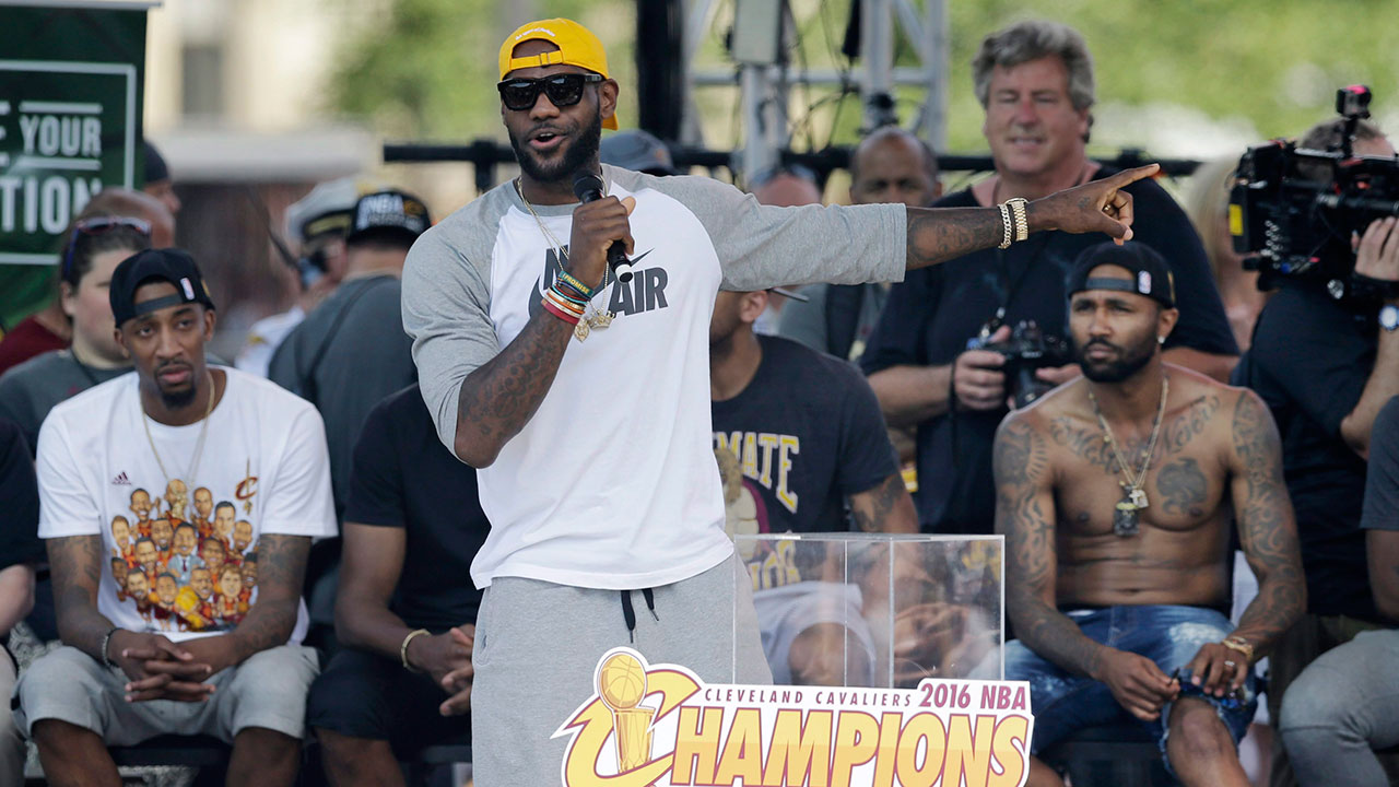 Signed, sealed: LeBron signs $100 million contract with Cavs