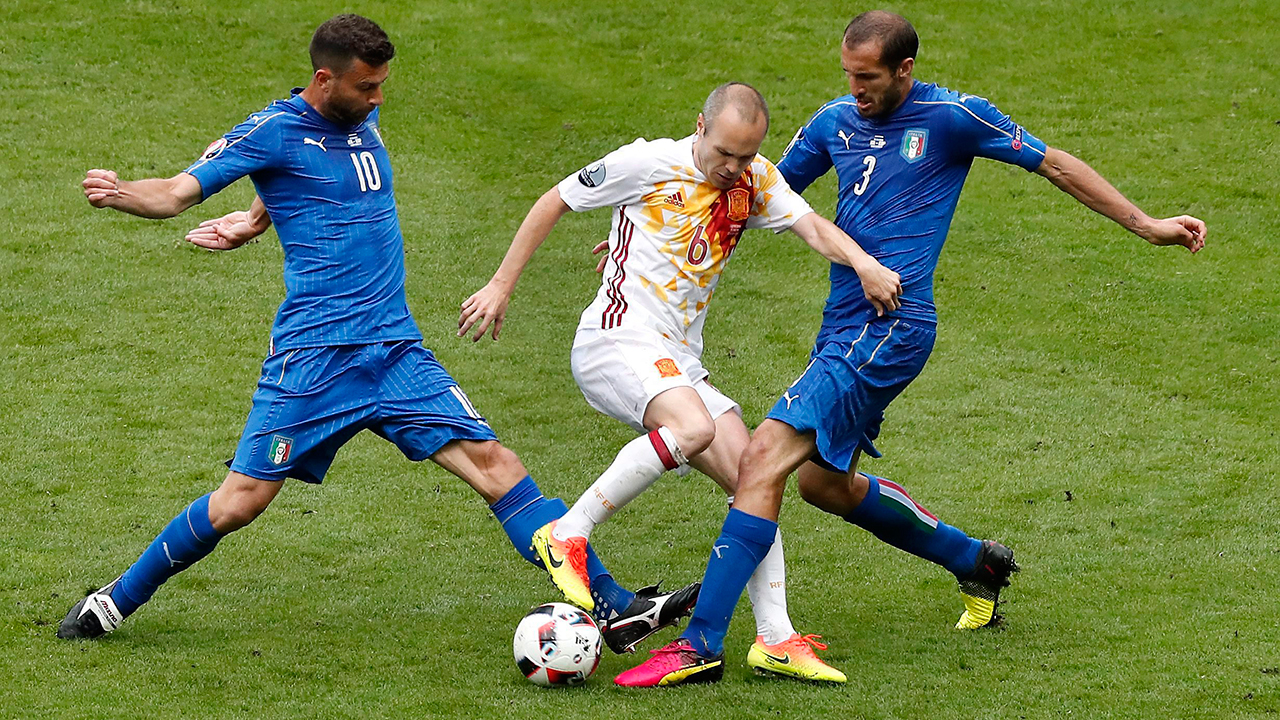 Iniesta returns as Spain names squad to face Italy