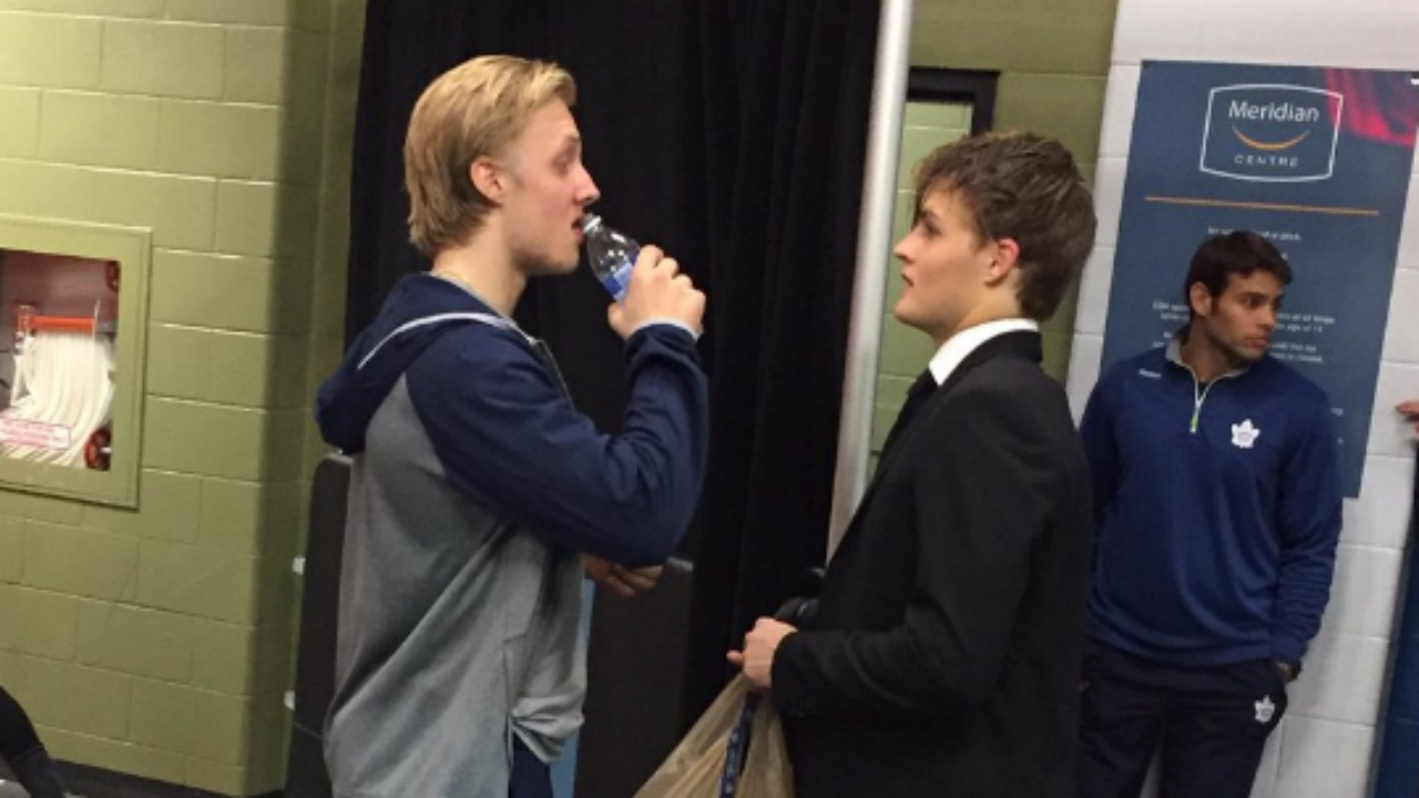 Nylander brothers share tender post-game moment