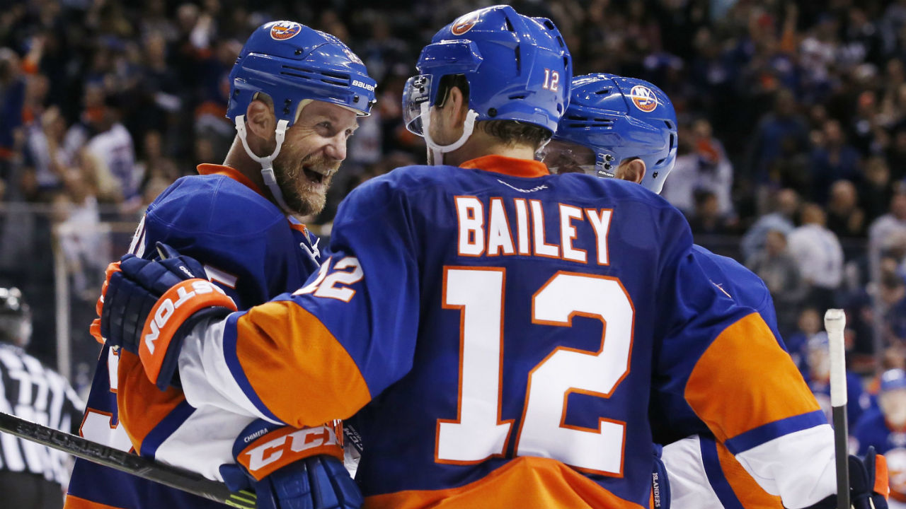 Bailey scores late in OT, Islanders edge rival Rangers