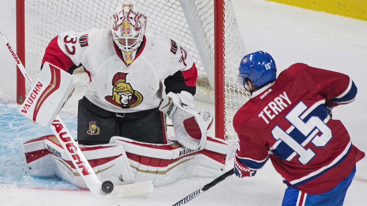 Senators sign goalie Chris Driedger to one-year, two-way deal