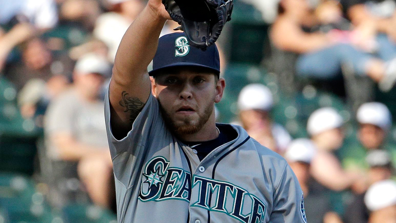 Cubs claim lefty Rollins off waivers from Mariners