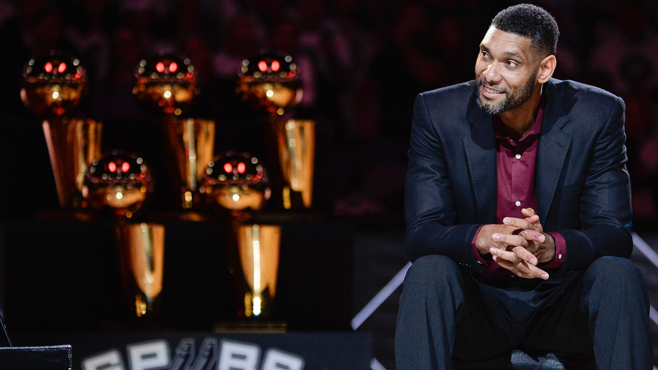 Spurs honour Tim Duncan with emotional ceremony
