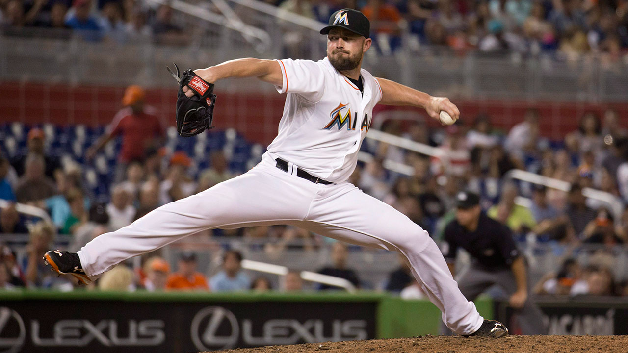 Rockies, reliever Mike Dunn agree on 3-year deal