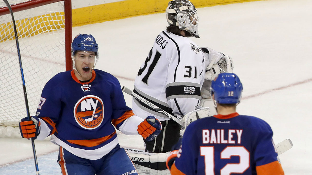 Anders Lee scores two power-play goals, Islanders top Kings