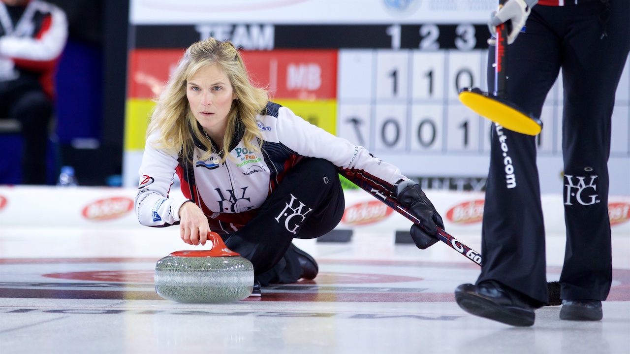 Jennifer Jones falls to Darcy Robertson in Manitoba semifinal