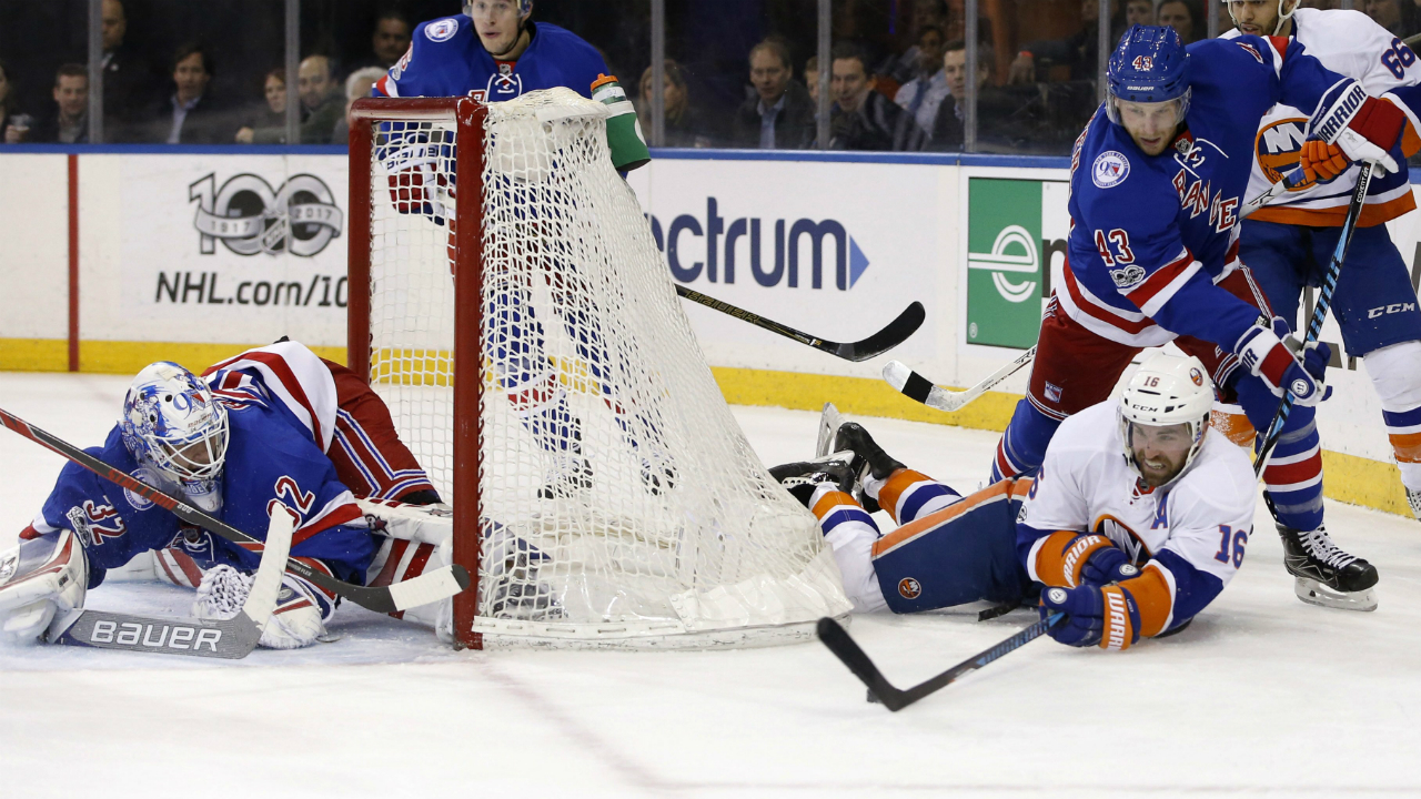 Andrew Ladd gets go-ahead goal in third, Islanders edge Rangers