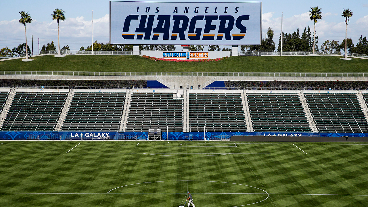 Chargers sell all available season tickets at temporary home
