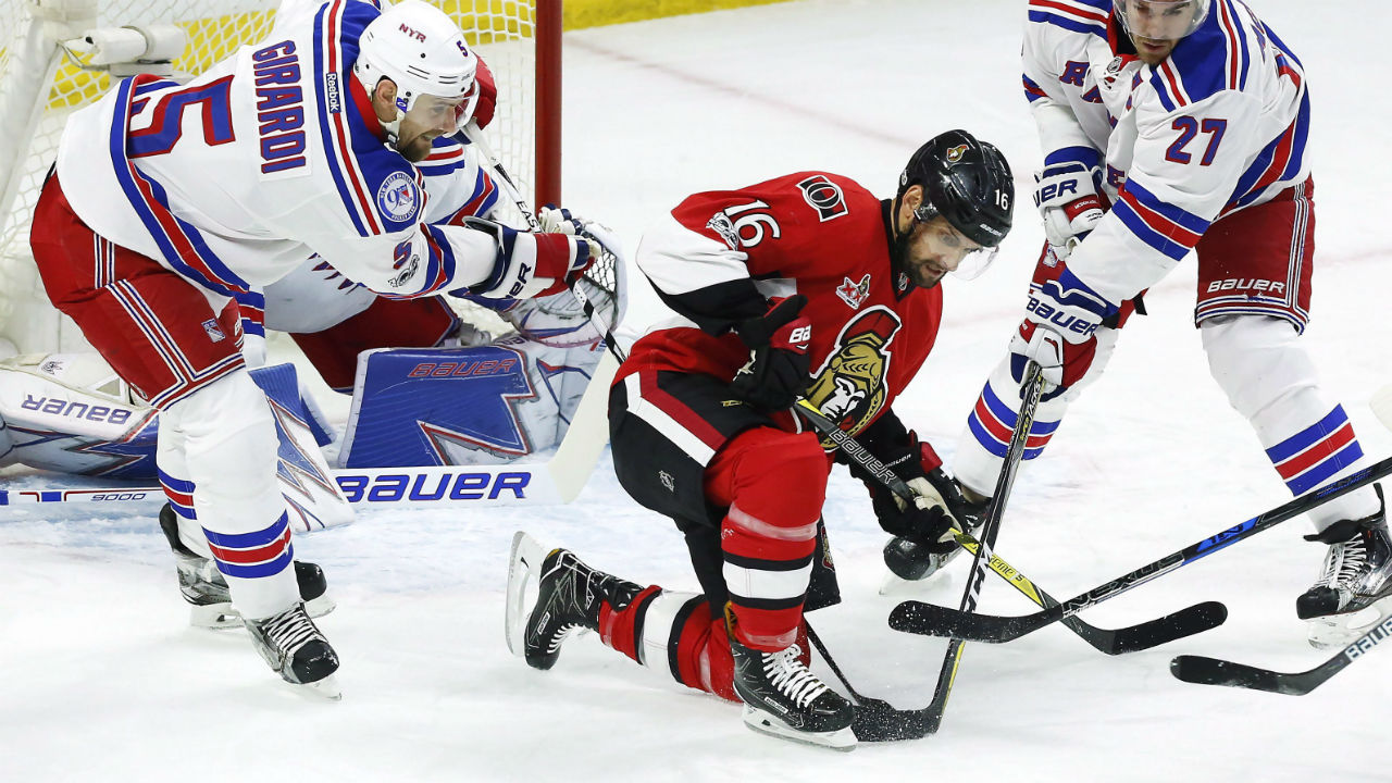 Senators’ Clarke MacArthur leaves Game 2; listed as day-to-day