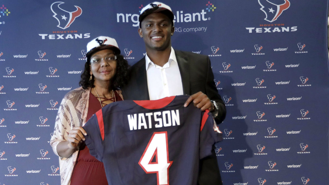 Five heartwarming moments from Round 1 of NFL Draft